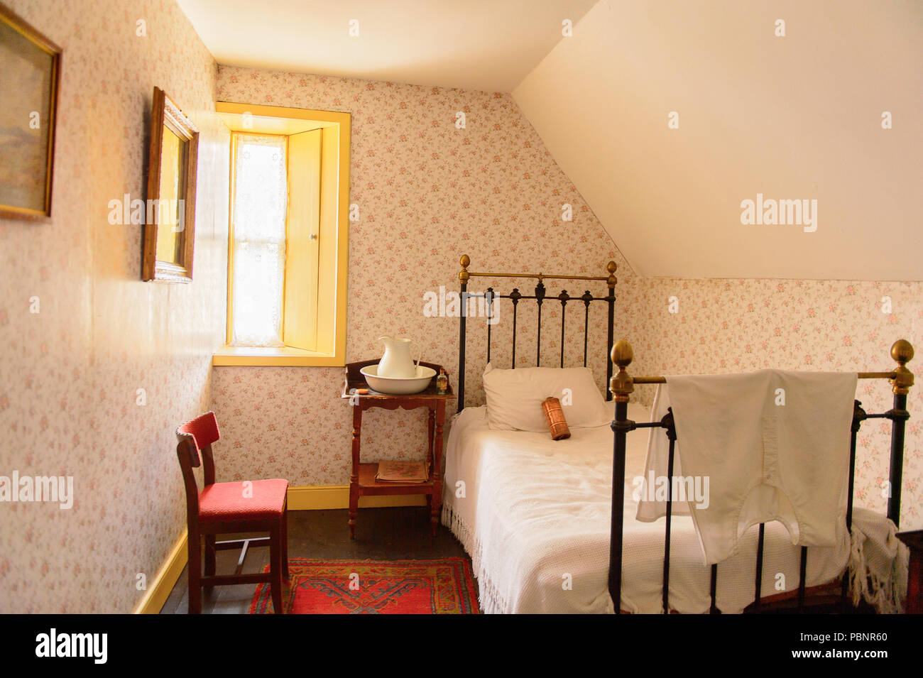 Irish traditional cottage interior hi-res stock photography and images ...