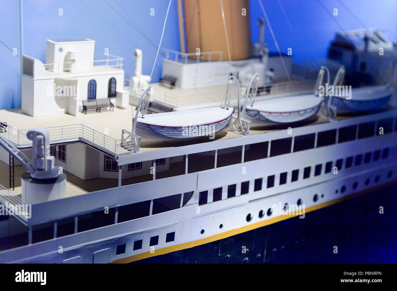 Titanic model hi-res stock photography and images - Alamy