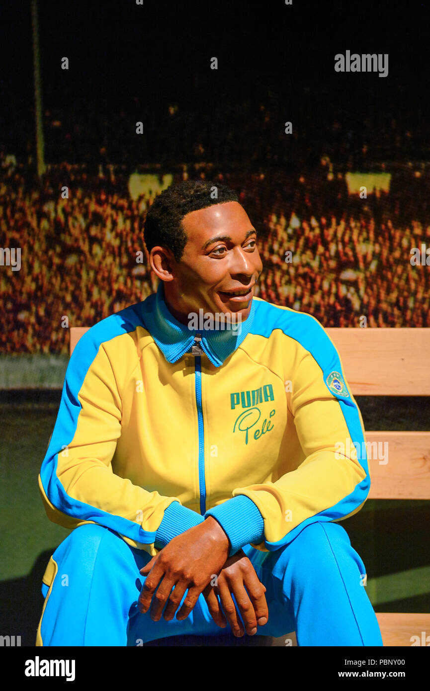Pele in uniform hi-res stock photography and images - Alamy