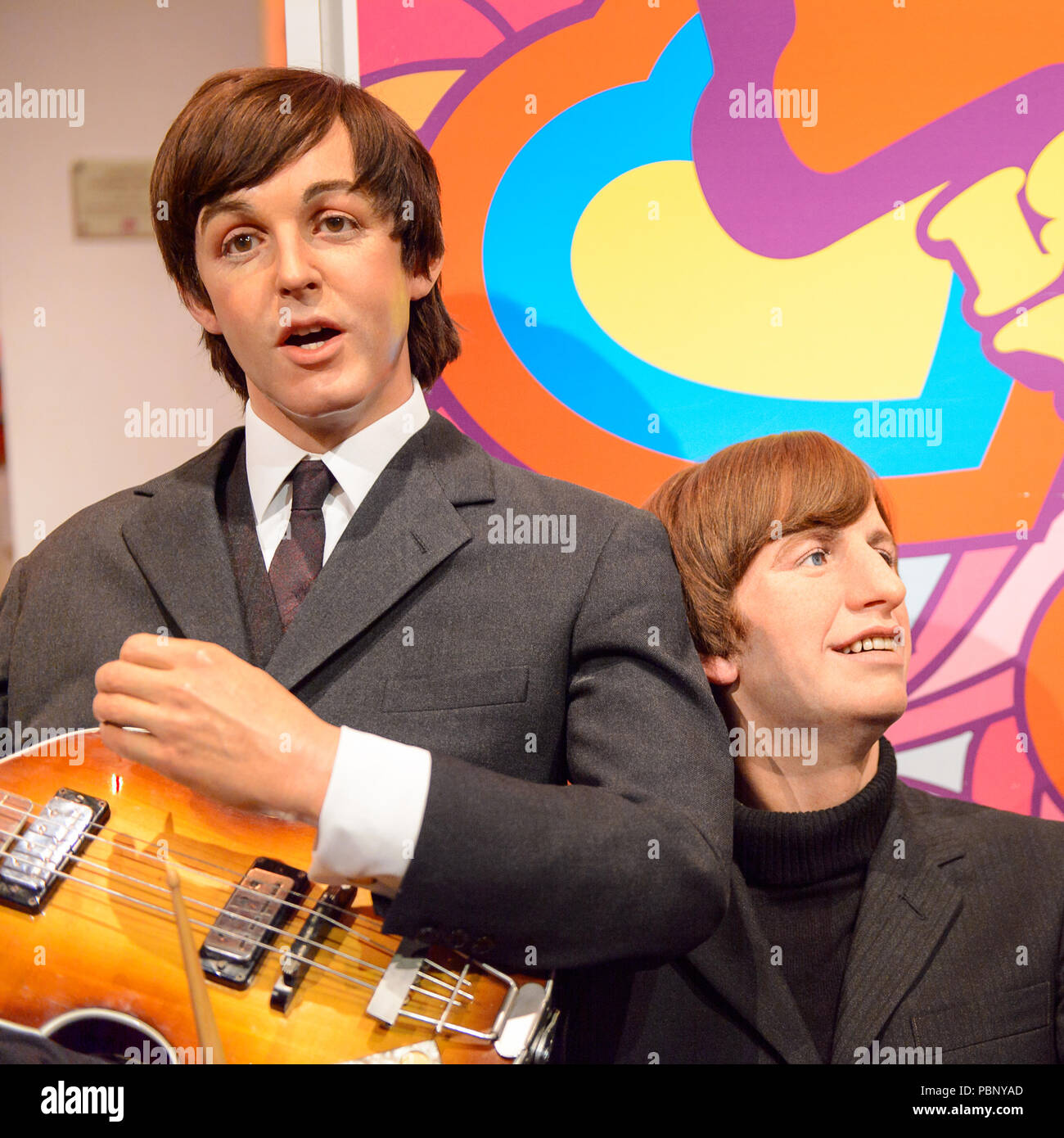 Beatles back stage hi-res stock photography and images - Alamy