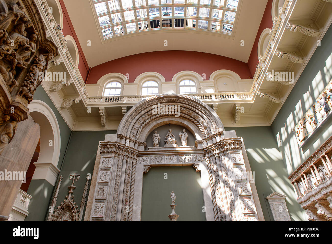 Medieval and renaissance gallery victoria and albert museum hi-res ...
