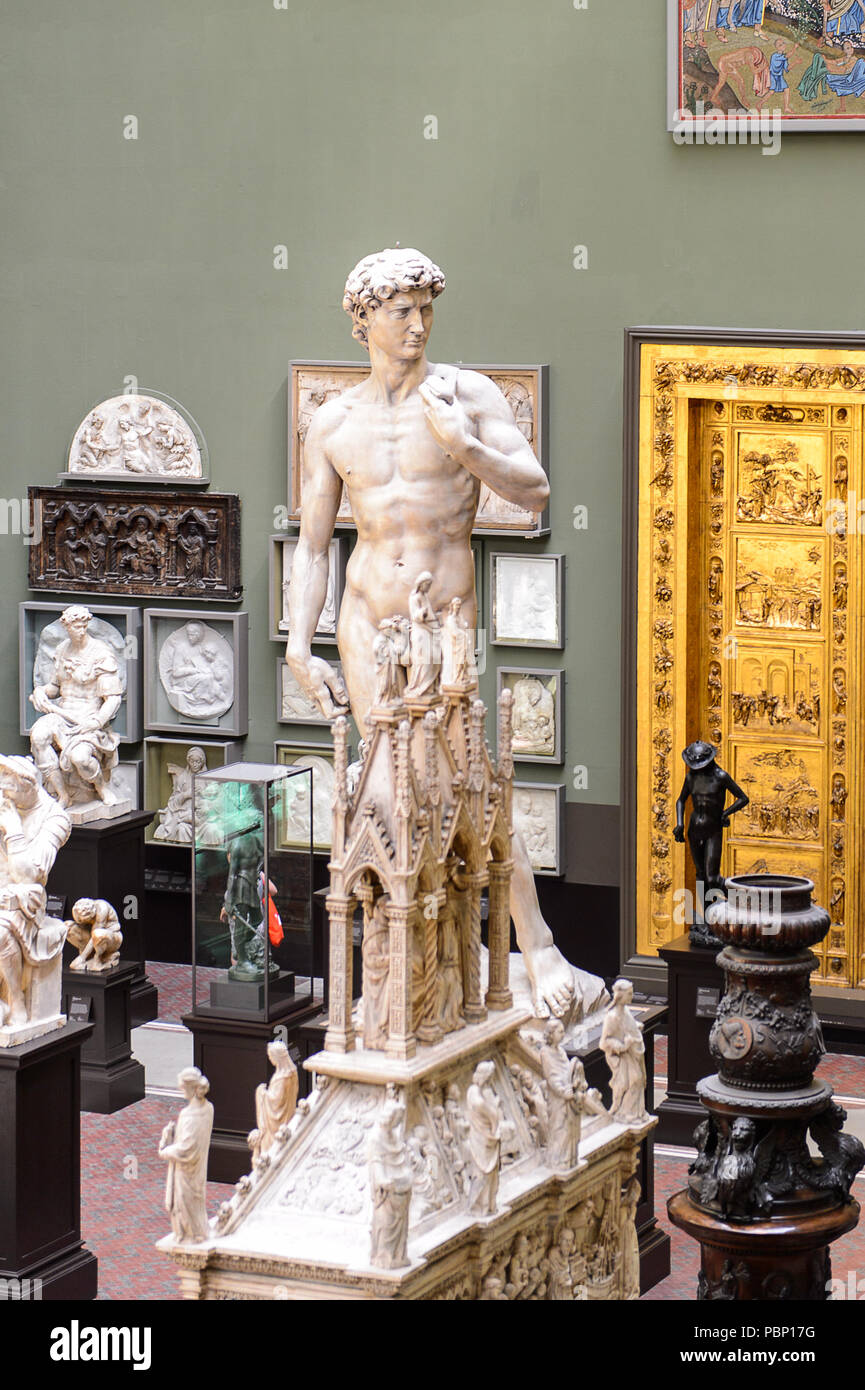 Medieval and renaissance gallery victoria and albert museum hi-res ...