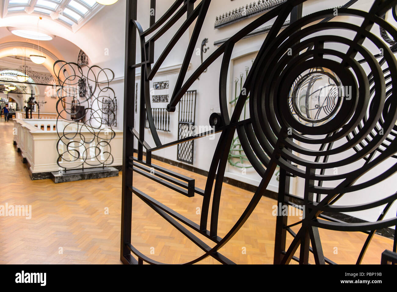 Medieval and renaissance gallery victoria and albert museum hi-res ...