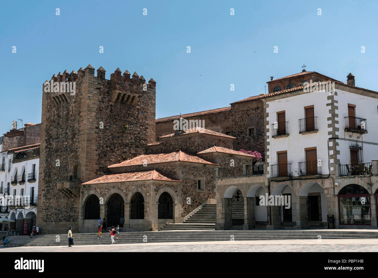Medieval building monument hi-res stock photography and images - Alamy