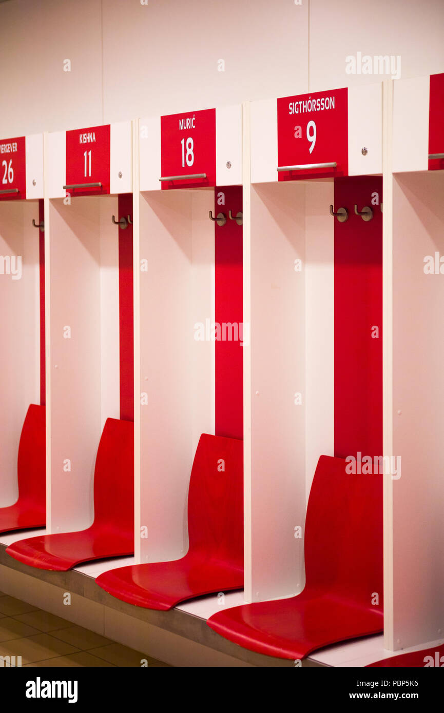 AMSTERDAM, NETHERLANDS - JUNE 2, 2015: Dressing room on the Amsterdam ...
