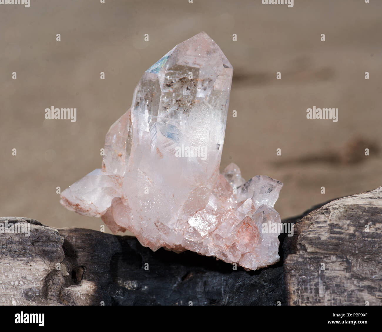 Trigonal crystal structure hi-res stock photography and images - Alamy