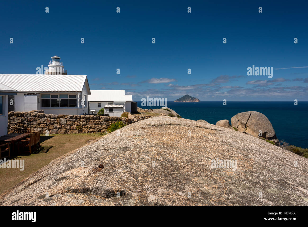 Whiteroof hi-res stock photography and images - Alamy