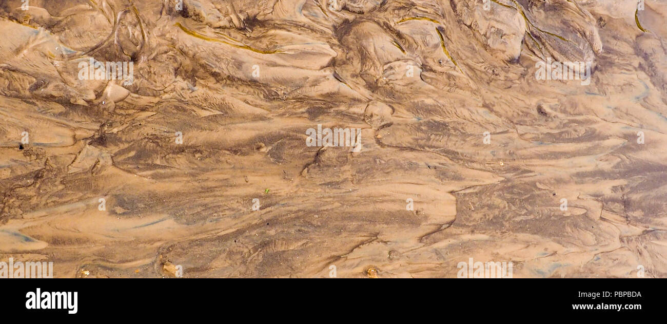 Wet clay garden hi-res stock photography and images - Alamy