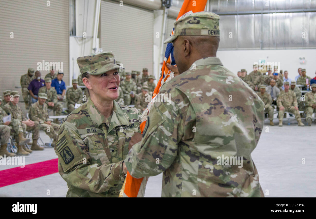 Incoming 335th Signal Command (Theater) (Provisional) commander U.S ...