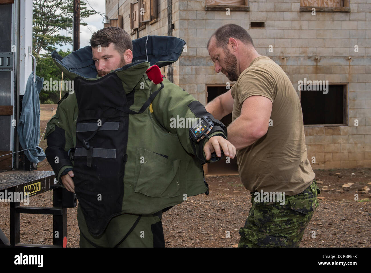 180720-O-N0842-2004 SCHOFIELD BARRACKS, Hawaii (July 20, 2018) Leading ...