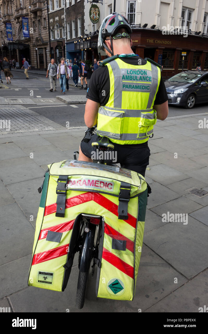 London Ambulance Paramedic cyclist on St Martins Lane, Central London ...
