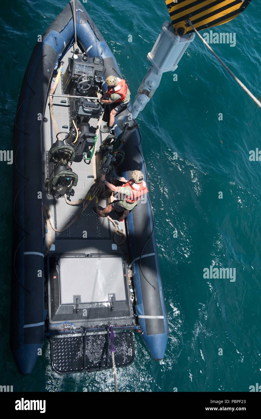 Fleet diving unit 2 hi-res stock photography and images - Alamy