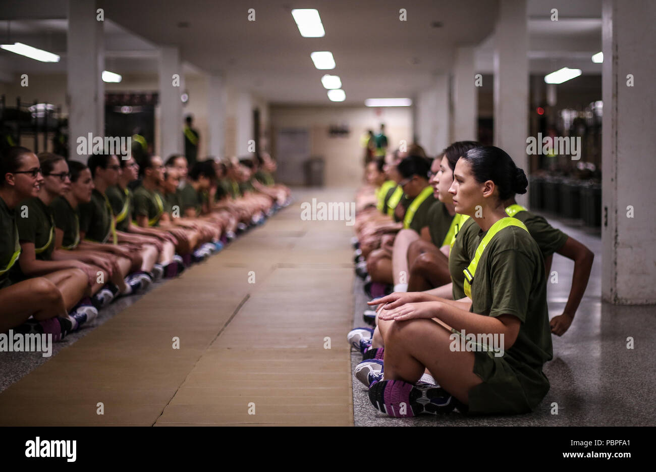 Push up female recruit hi-res stock photography and images - Alamy
