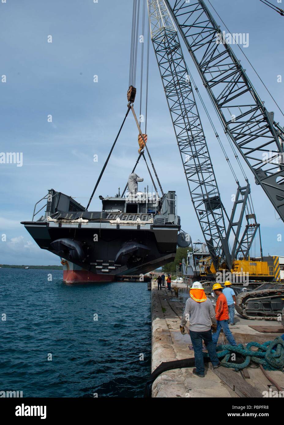 Undock hi-res stock photography and images - Alamy