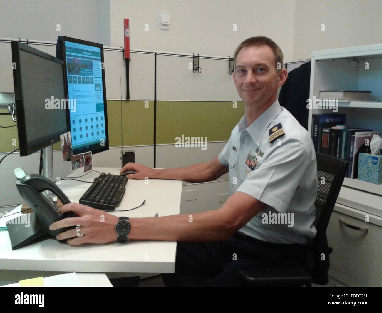 Lt cmdr matt walter hi-res stock photography and images - Alamy