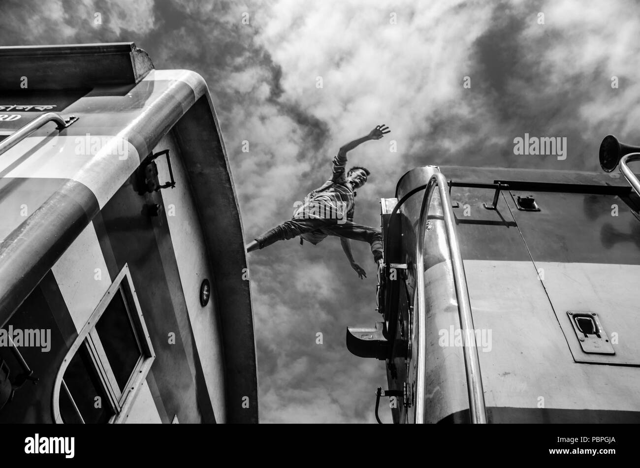 Dhaka rail hi-res stock photography and images - Alamy