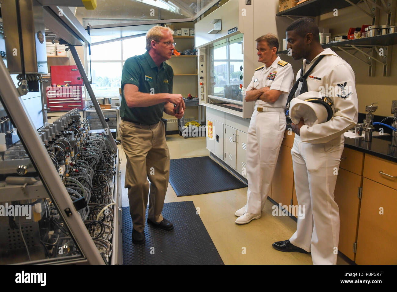 Naval information force reserve hi-res stock photography and images - Alamy