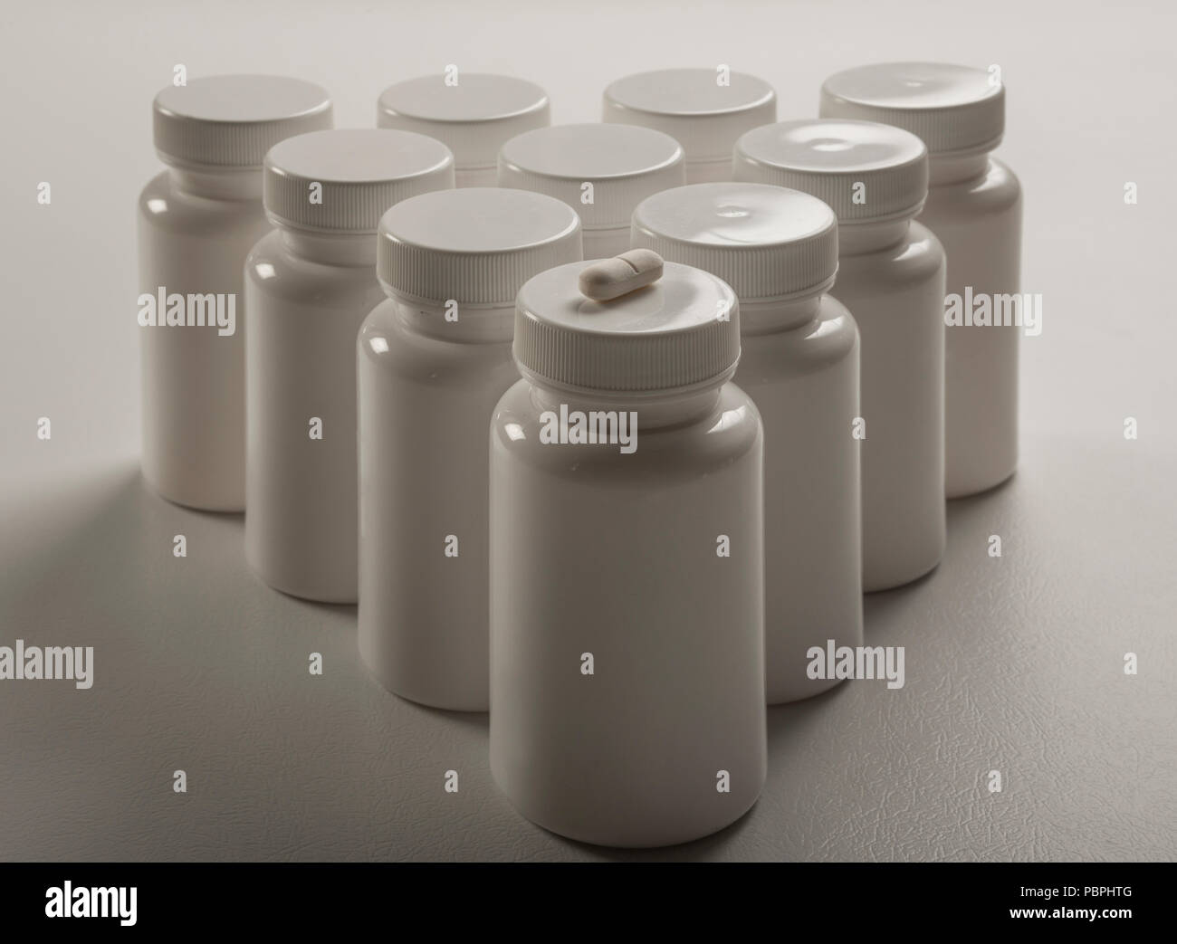 Pill containers hi-res stock photography and images - Alamy