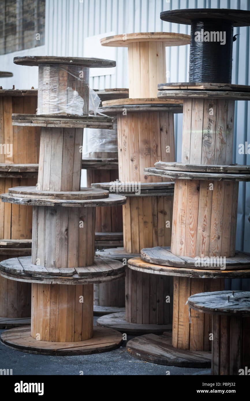 Empty cable drum hi-res stock photography and images - Alamy