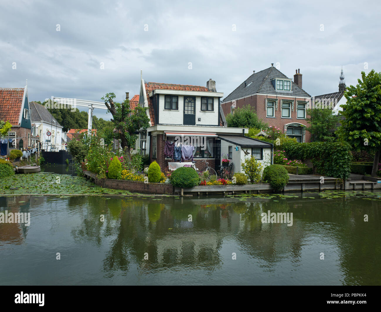 Residential Houses on canal bank Edam Stock Photo - Alamy