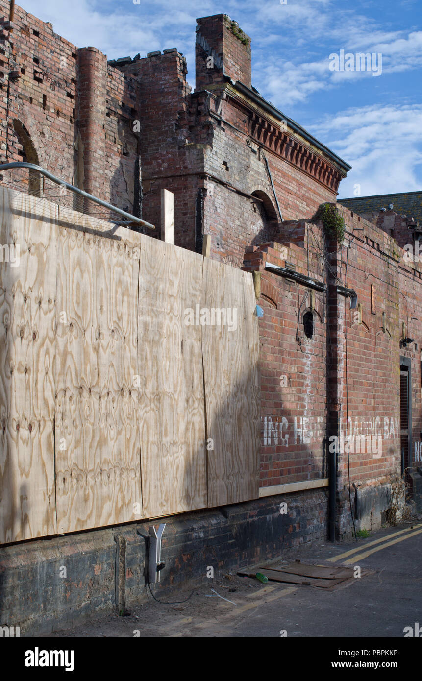 Building knocked down hi-res stock photography and images - Alamy