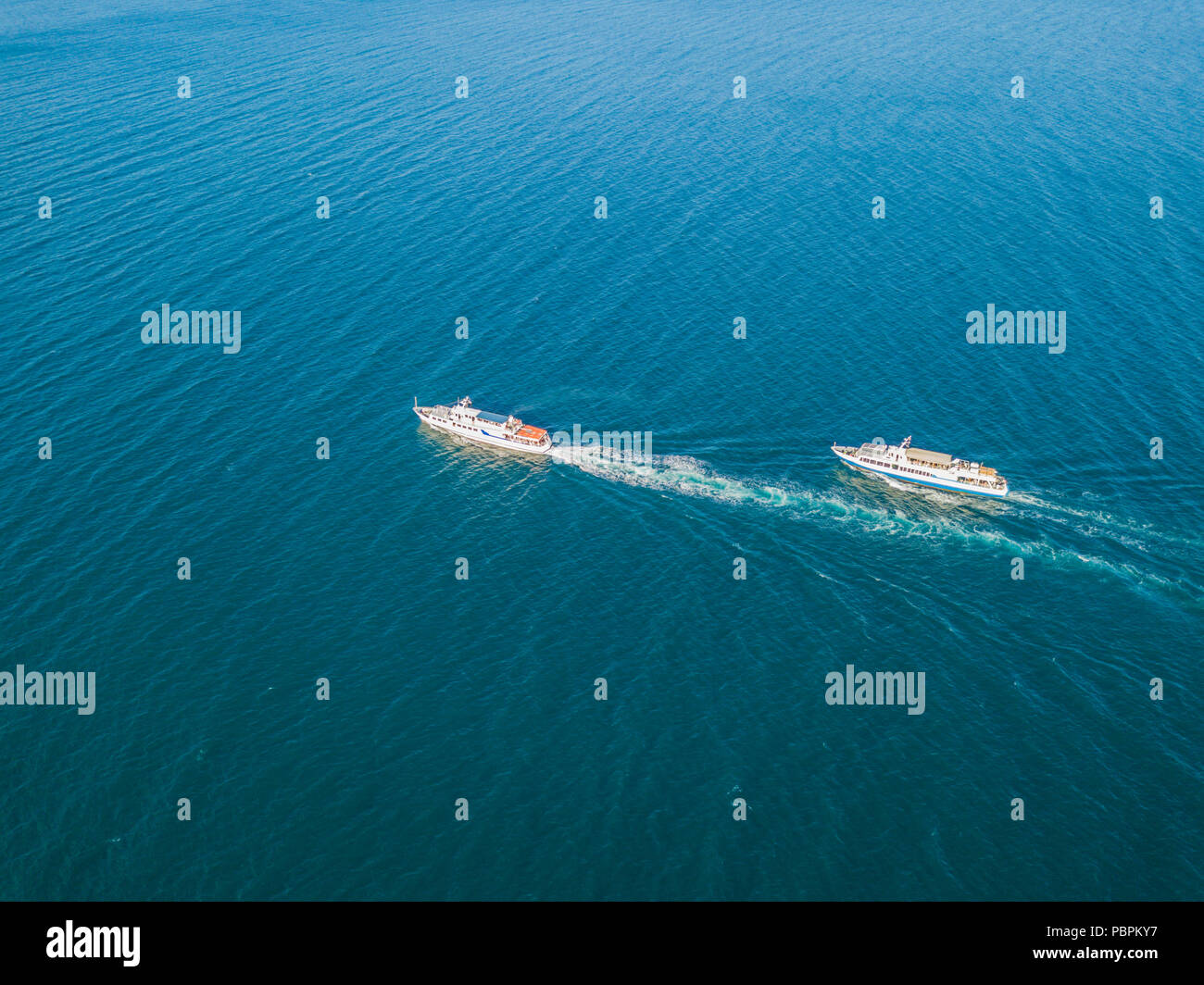 Open top cargo vessel hi-res stock photography and images - Alamy
