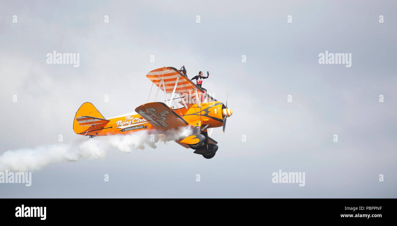 Wingwalker wingwalk stunt hi-res stock photography and images - Alamy