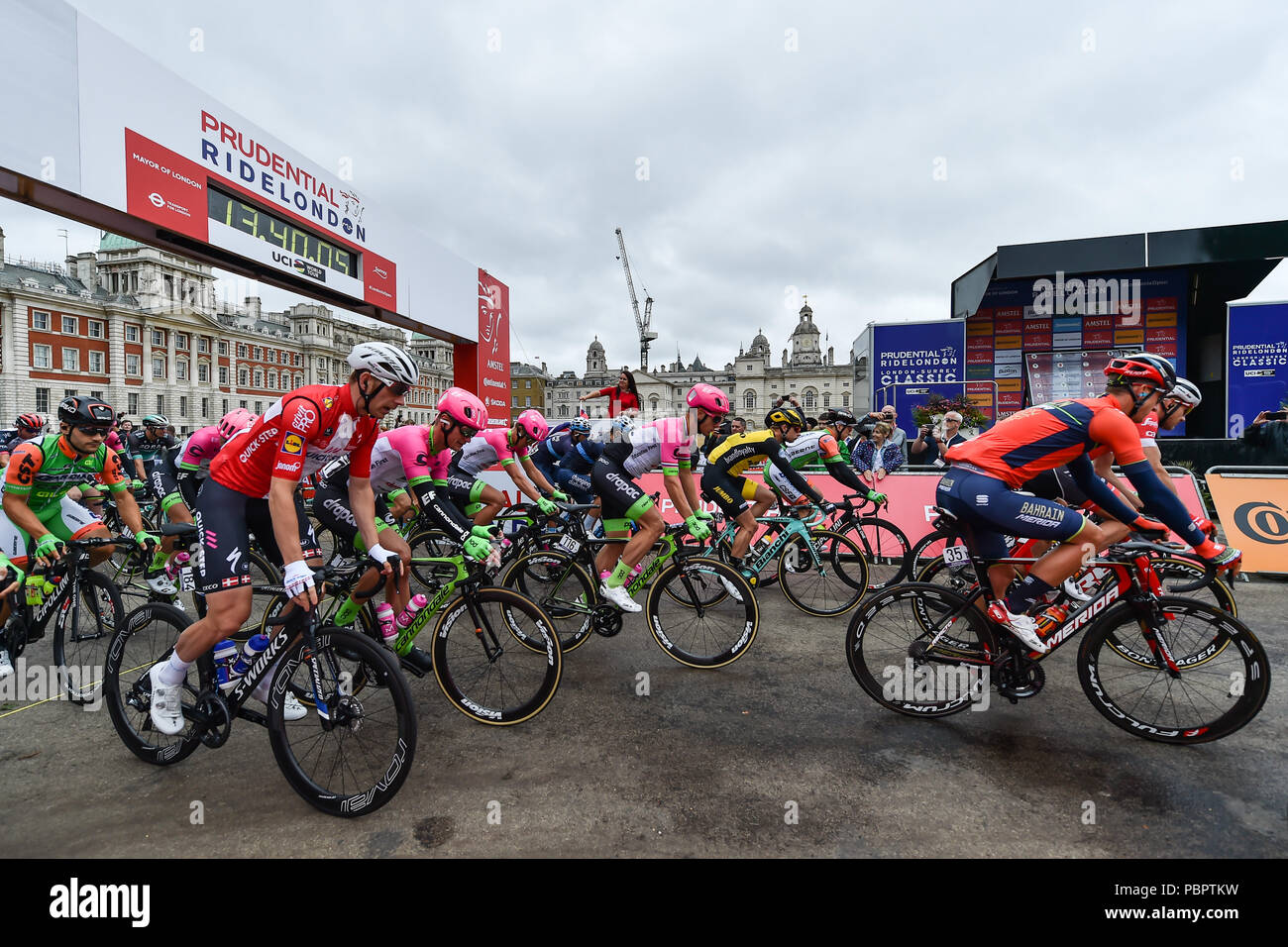 100m start line hi-res stock photography and images - Alamy