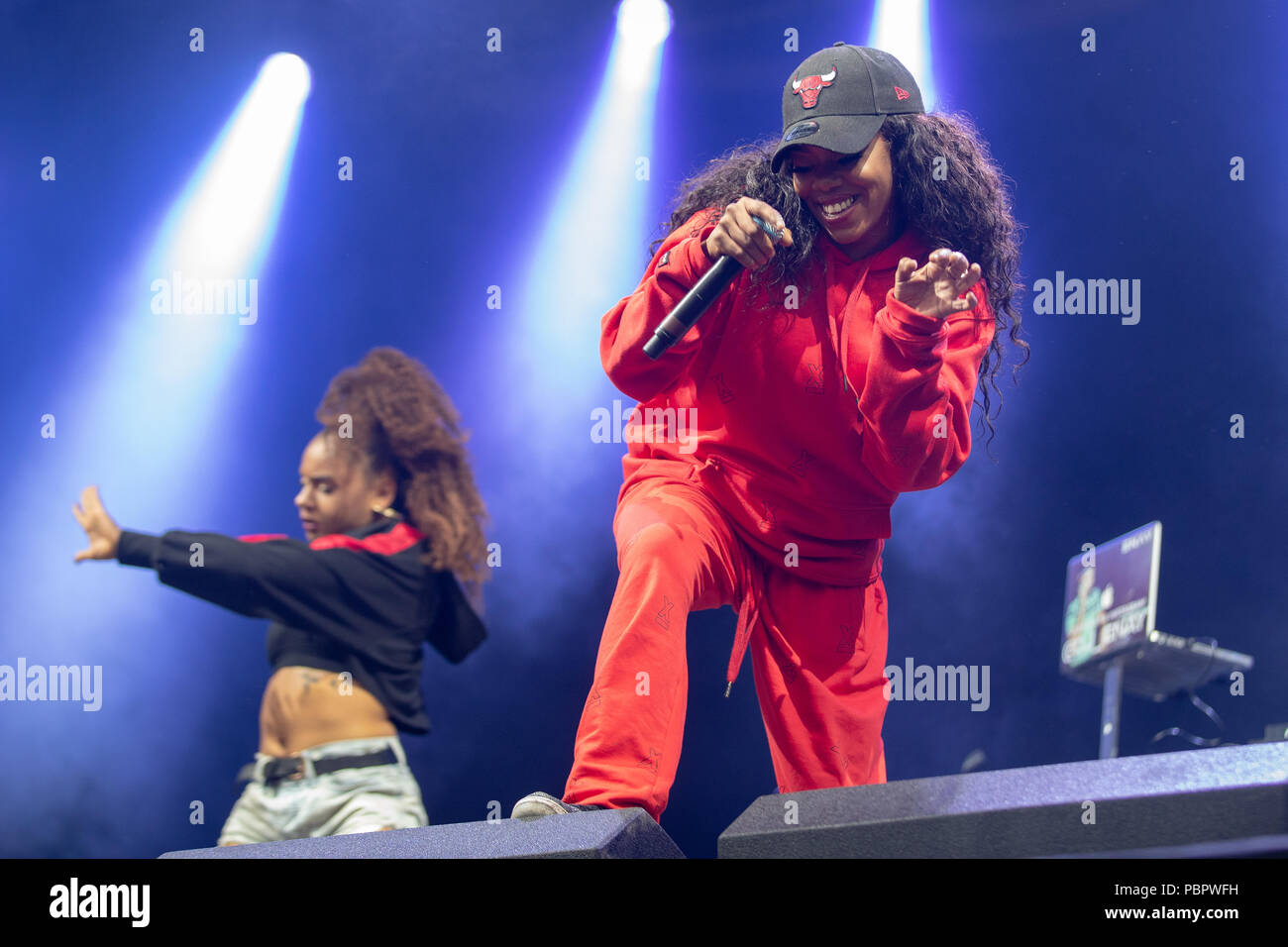 English singer songwriter rapper hi-res stock photography and images ...