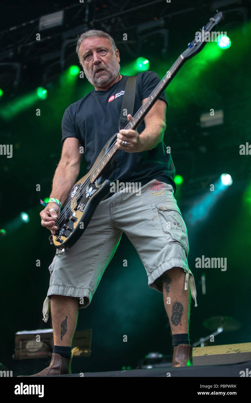 Vocals with new order hi-res stock photography and images - Alamy