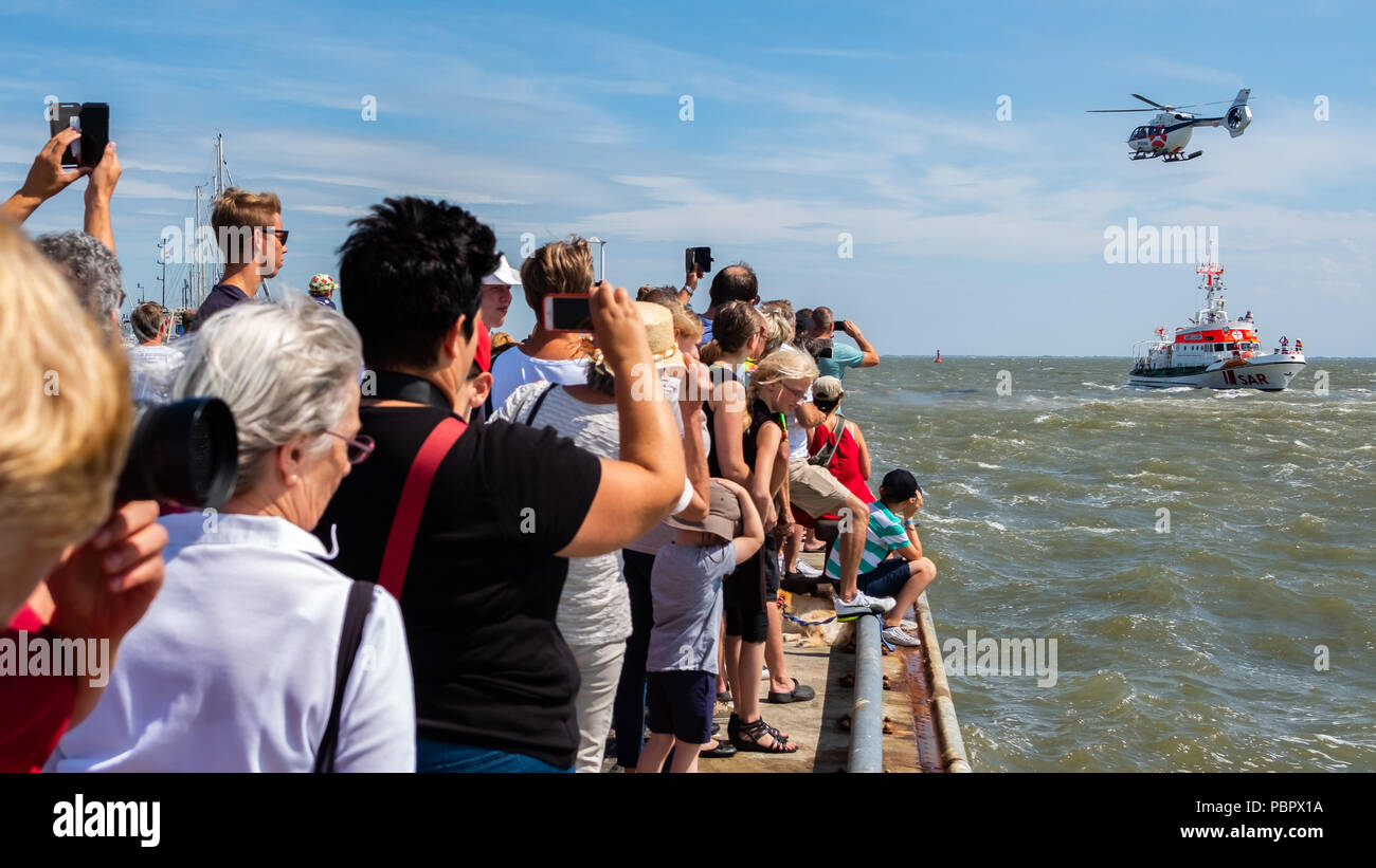 Rescue of shipwrecked people hi-res stock photography and images - Alamy