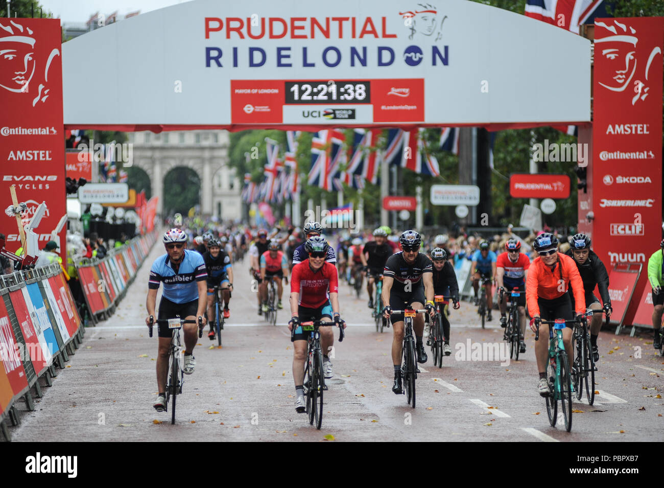 Central surrey mall hi-res stock photography and images - Alamy