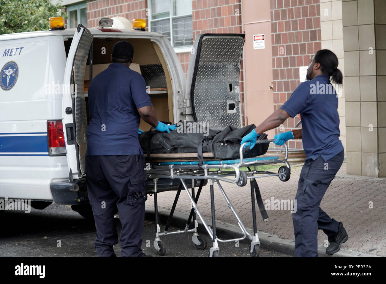 Chief medical examiner hi-res stock photography and images - Alamy Chief medical examiner hi-res stock photography and images - Alamy