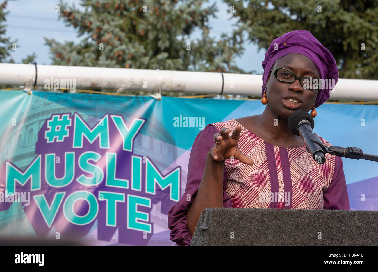 Dearborn michigan muslim community hi-res stock photography and images ...