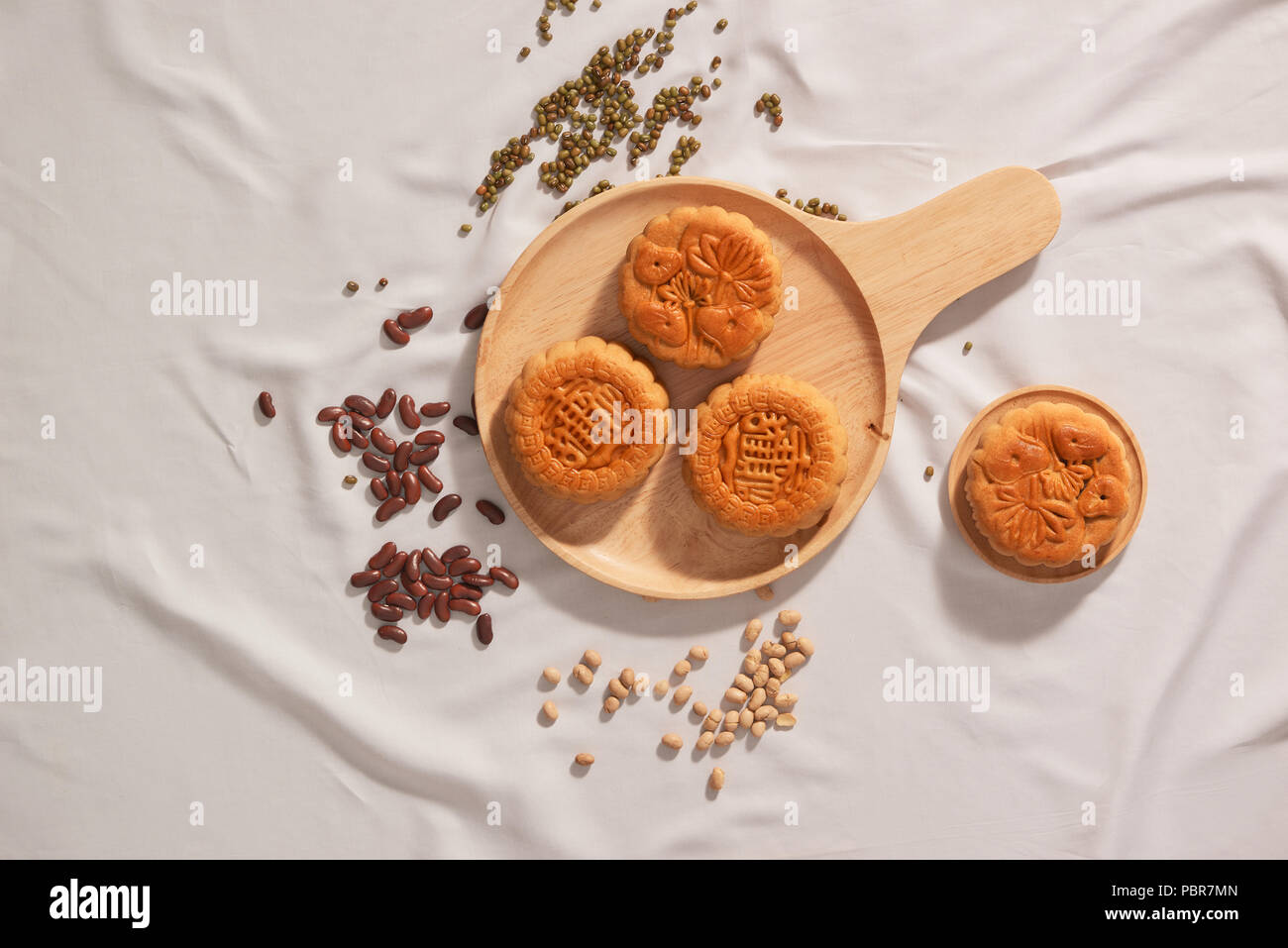 Flat lay conceptual of Mid-autumn Festival food mooncake Stock Photo ...