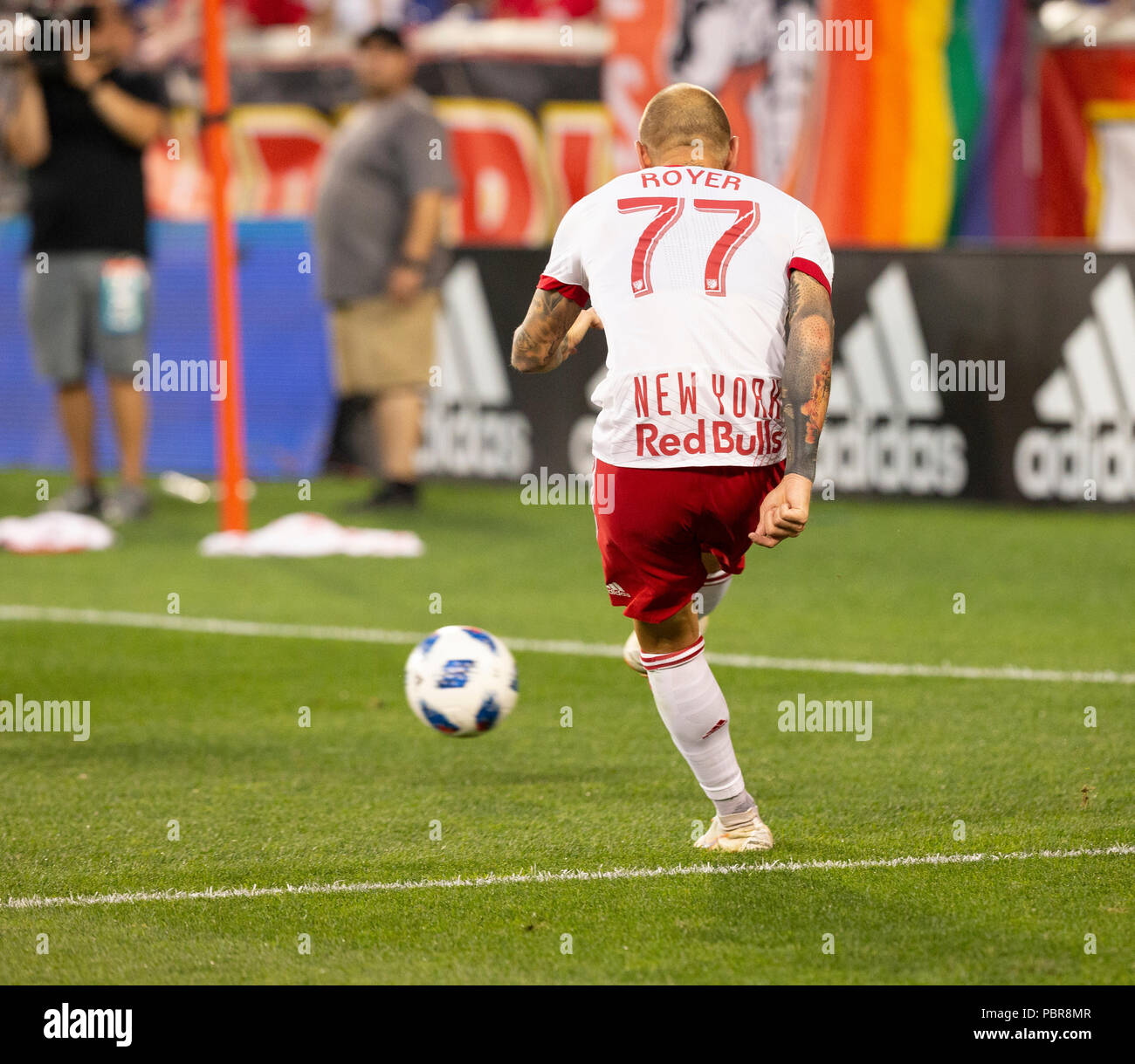 Pases ball hi-res stock photography and images - Alamy