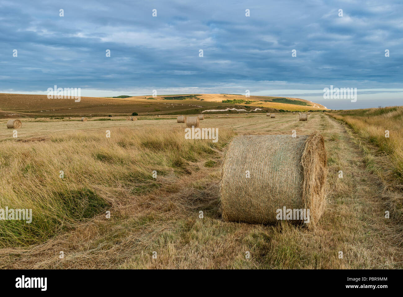 English countryside barn sunset hi-res stock photography and images - Alamy