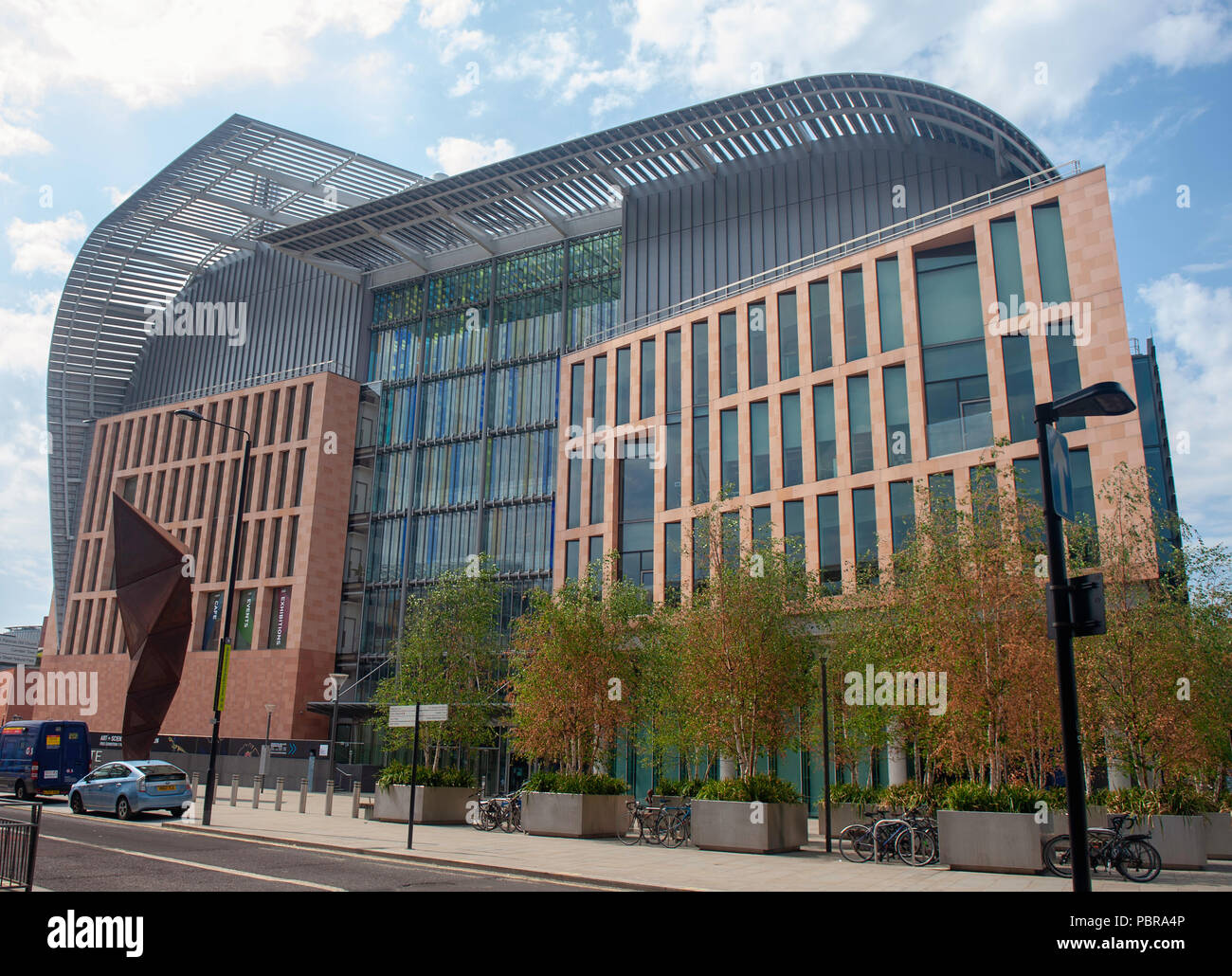Francis Crick Building High Resolution Stock Photography and Images - Alamy
