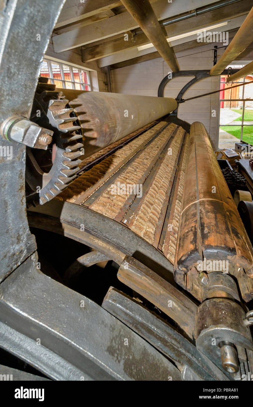 Pen spinning hi-res stock photography and images - Alamy