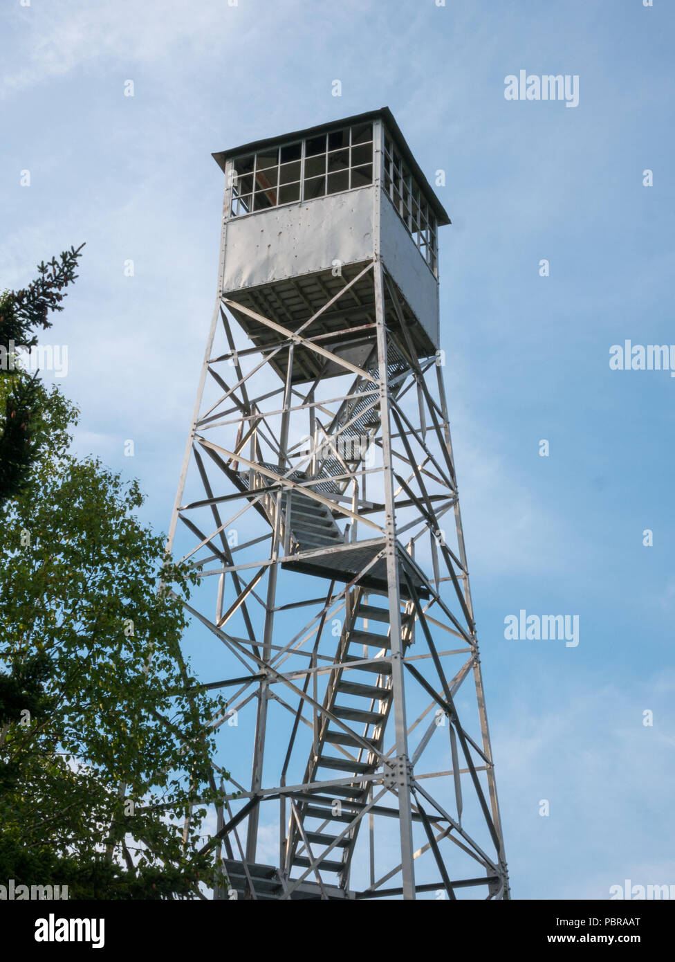 Allis State park fire tower (Vermont, U.S.A Stock Photo - Alamy