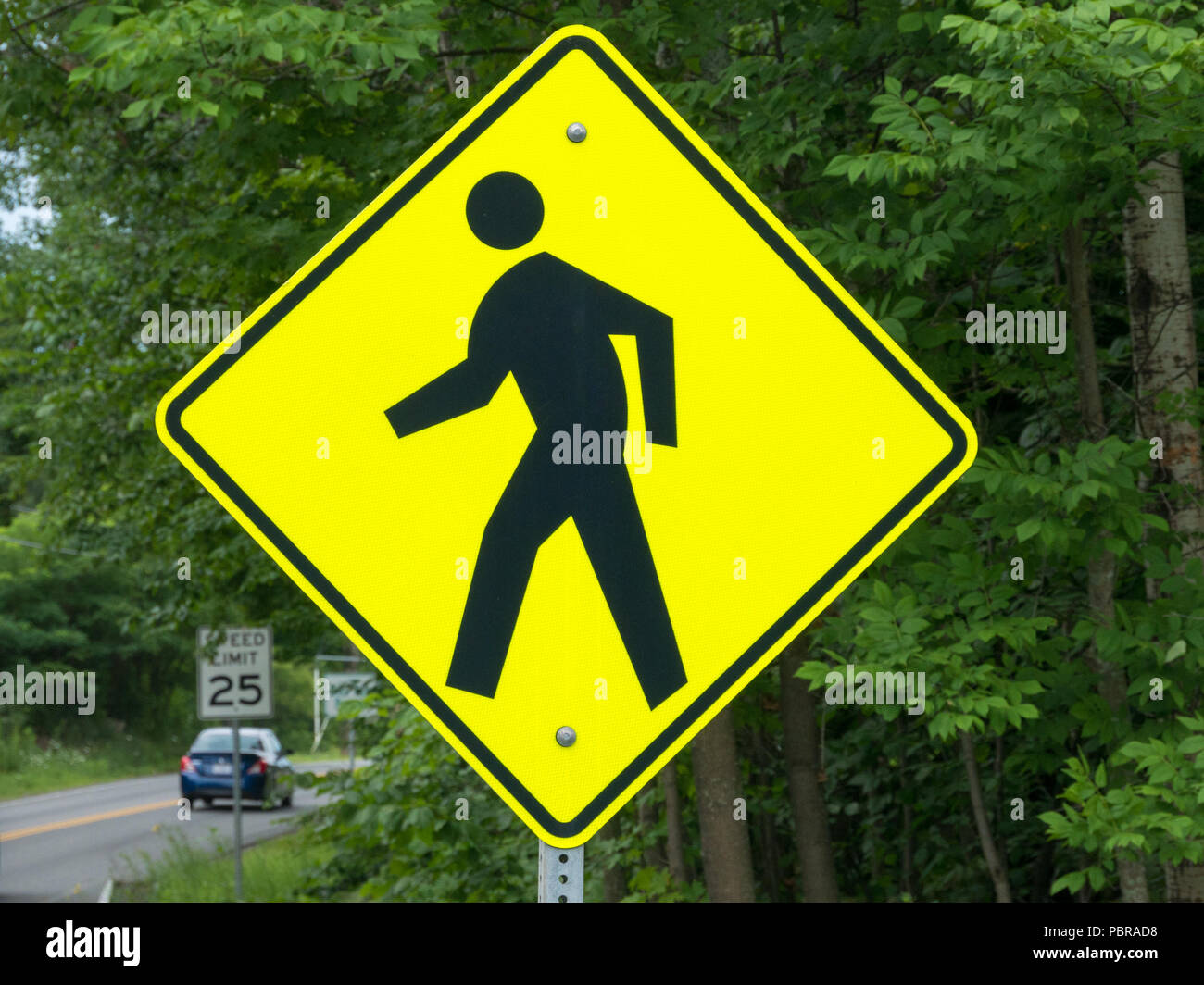 Pedestrian walking sign hi-res stock photography and images - Alamy