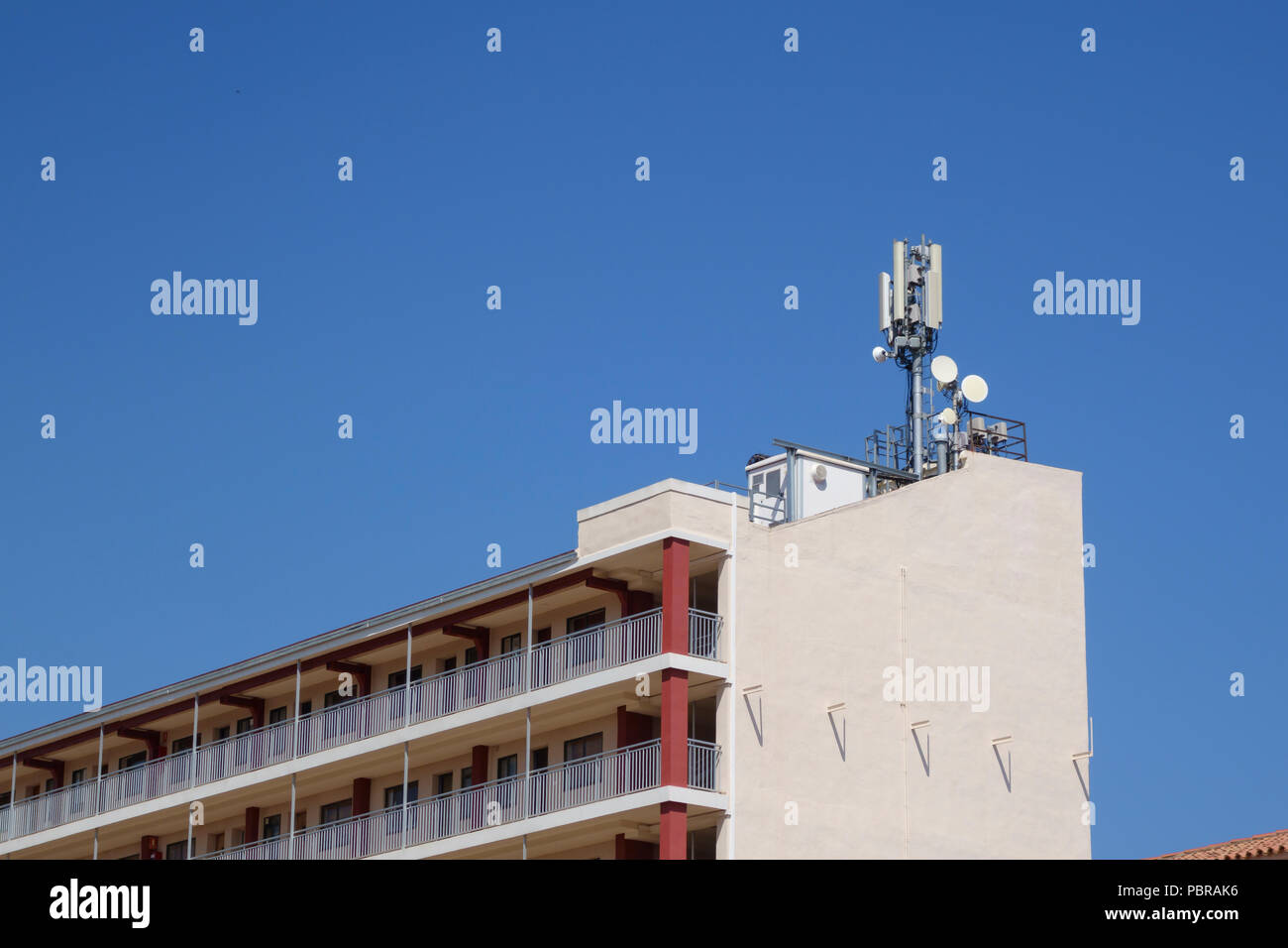 Rooftop building antenna city hi-res stock photography and images - Alamy