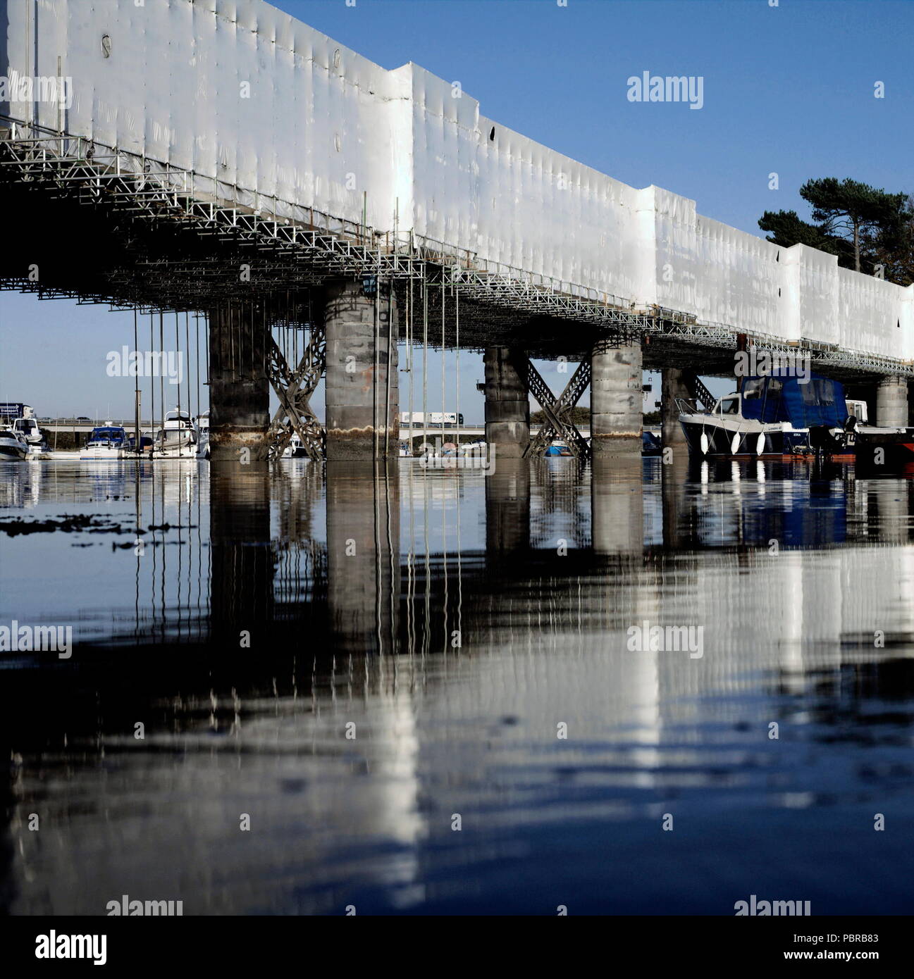 Hamble railway viaduct hi-res stock photography and images - Alamy