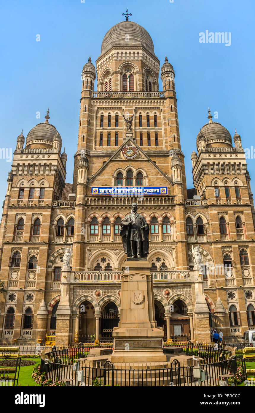 Municipal Corporation Building (BMC) with statue of Phiroz Shah Mehta ...