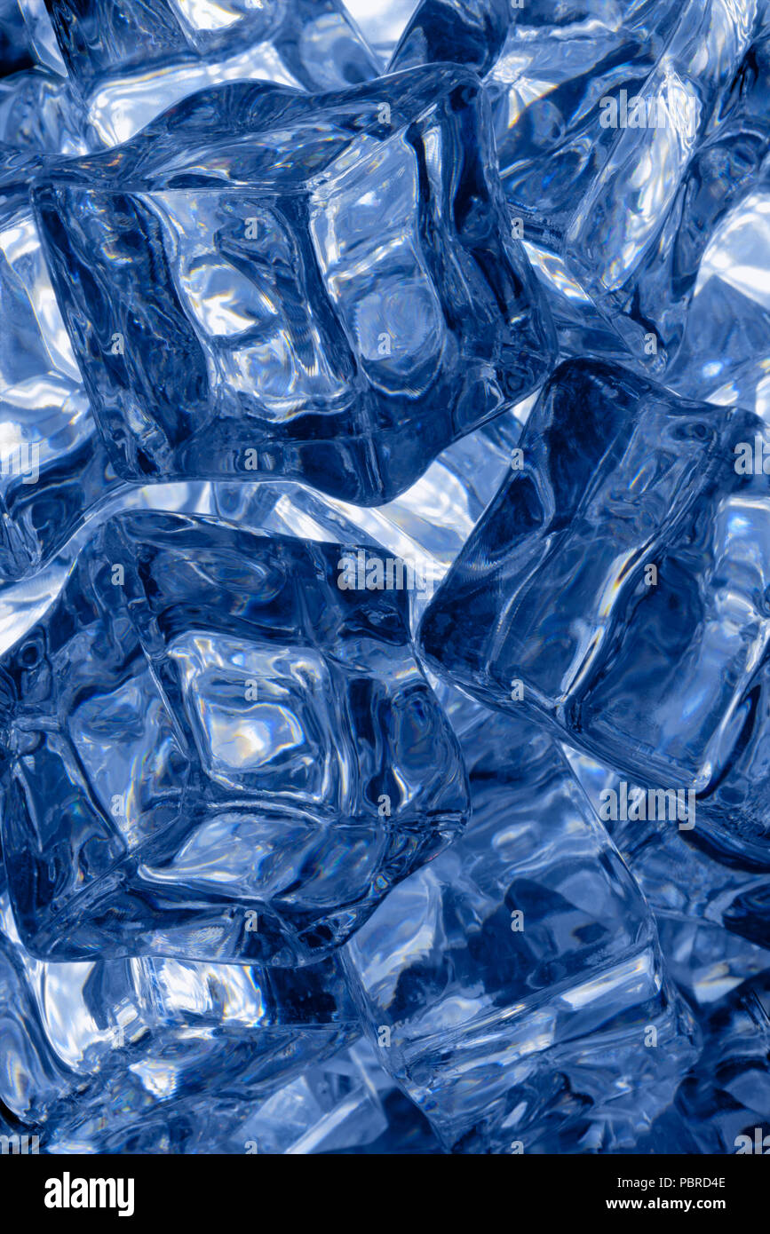 Backgrounds and textures: big group of ice cubes, closeup shot ...