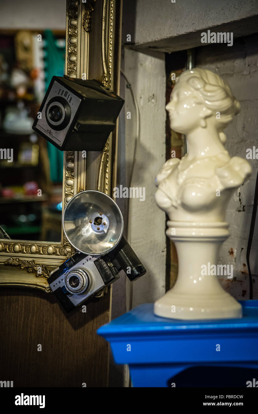 Collectible cameras hi-res stock photography and images - Alamy