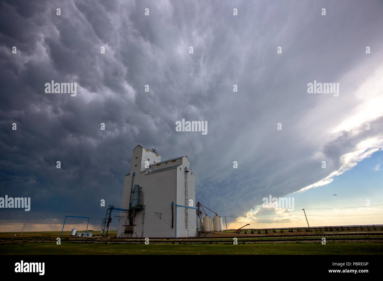 Prairie Storm Clouds Saskatchewan Canada Grain Elevator Stock Photo - Alamy