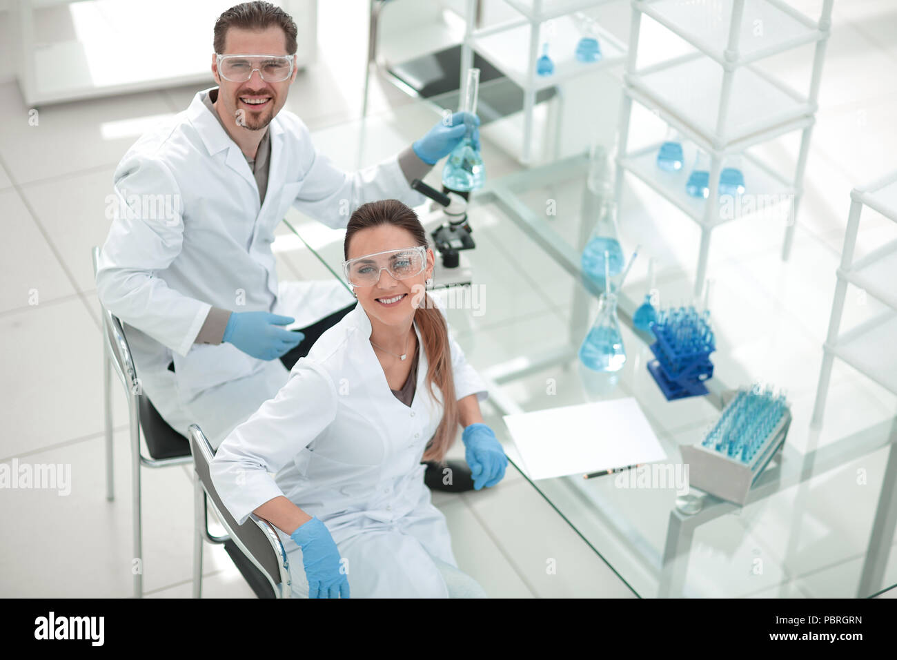 Scientists research career hi-res stock photography and images - Alamy