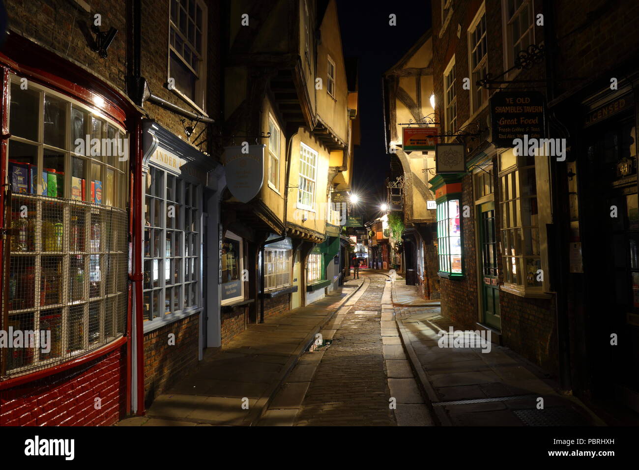 York shambles at night hi-res stock photography and images - Alamy
