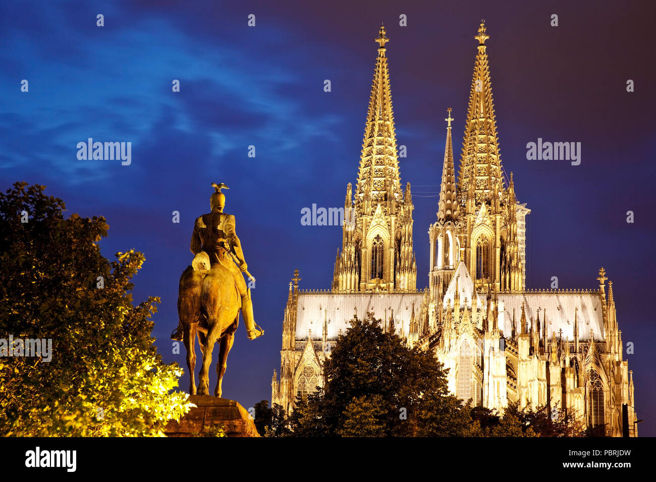 Equestrian statue of Emperor Wilhelm II. with Cologne Cathedral in the ...